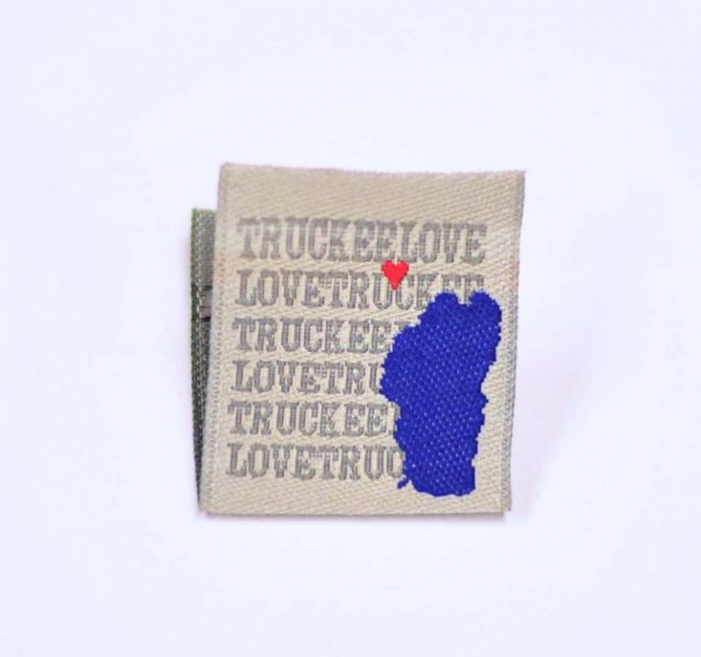Manhattan Fold Labels For T-Shirt Entrepreneurs / Custom Hem Tags